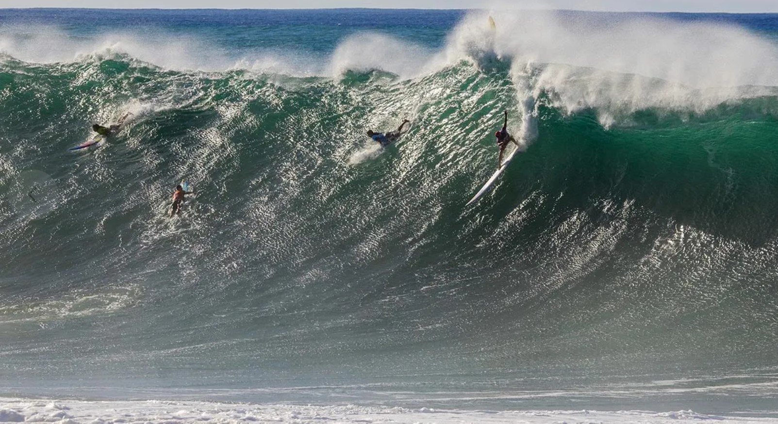EDDIE AIKAU BIG WAVE INVITATIONAL - RIPITUP
