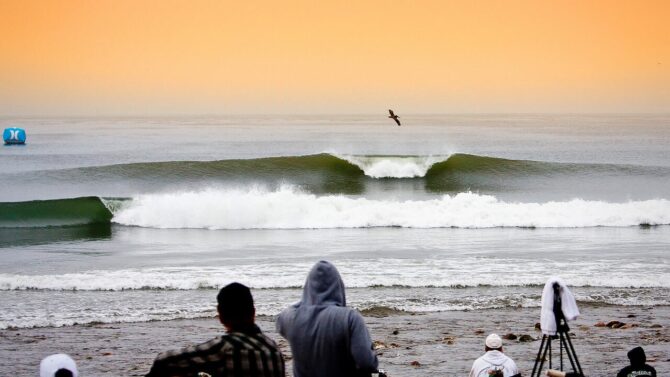 TUDOR NAZARÉ BIG WAVE CHALLENGE IS ON - RIPITUP